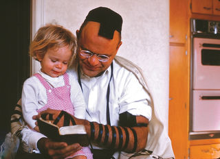 When Genetic Testing Reveals a Shocking Family Secret | Psychology Today