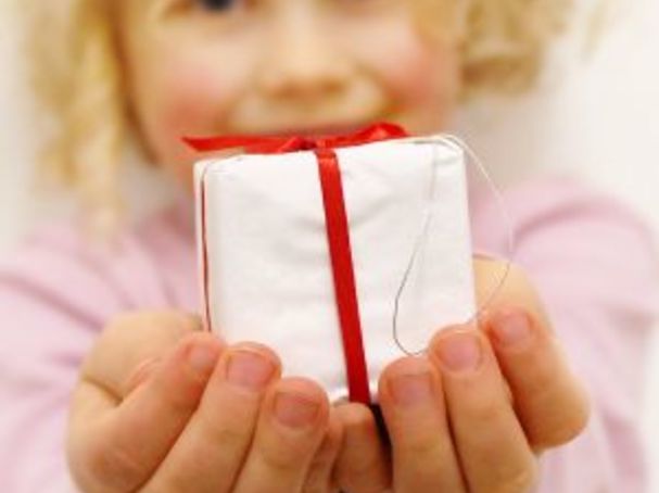What Is Generosity? (And How to Be a More Generous Person) | Psychology ...