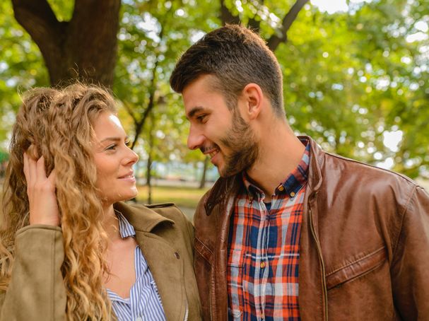 How to Flirt Without it Seeming Like You're Flirting | Psychology Today