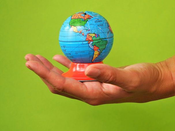 The Psychology of Left-Handed People and Southpaw Dogs | Psychology Today