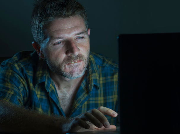 Women and Infidelity in the Digital Age | Psychology Today