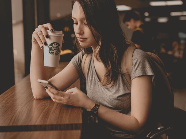 How to Brag Effectively on Social Media | Psychology Today