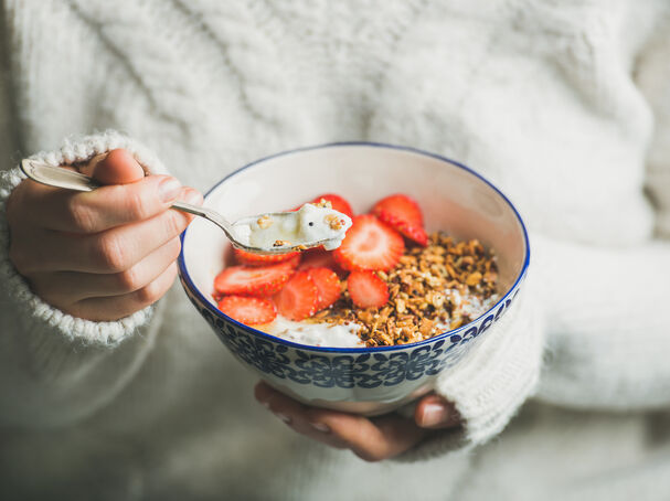 An Easy Trick to Eat Slower and More Mindfully | Psychology Today