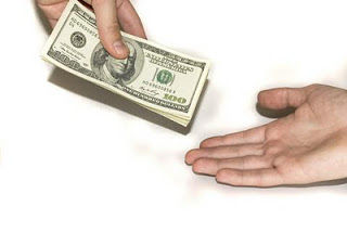 What I Learned From Giving Money to Strangers | Psychology Today