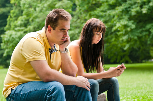 How Cellphone Use Can Disconnect Your Relationship | Psychology Today