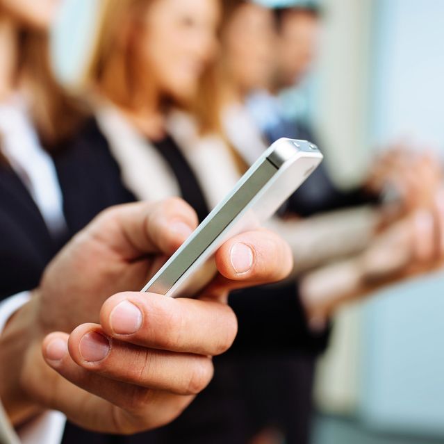 Six Ways to Reduce Phone Separation Anxiety | Psychology Today UK