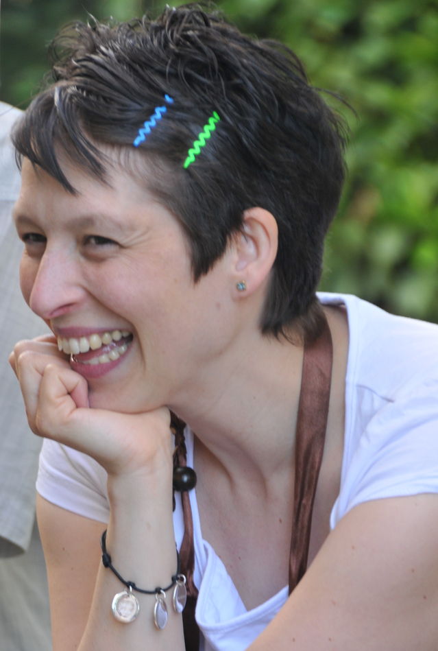 5 Types of Smiles and What They Mean | Psychology Today