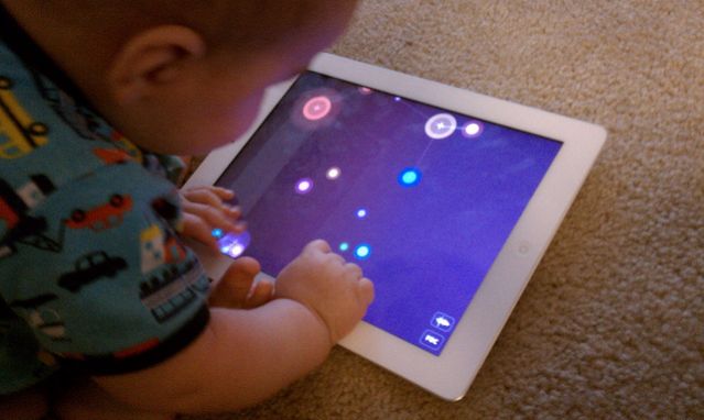 Should You Let Your Toddler Use an iPad? | Psychology Today