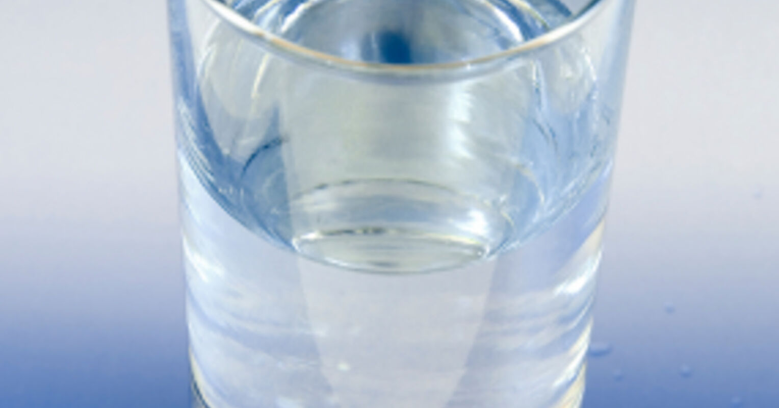 A Glass Half Full or Half Empty: How Much Water to Drink? | Psychology ...