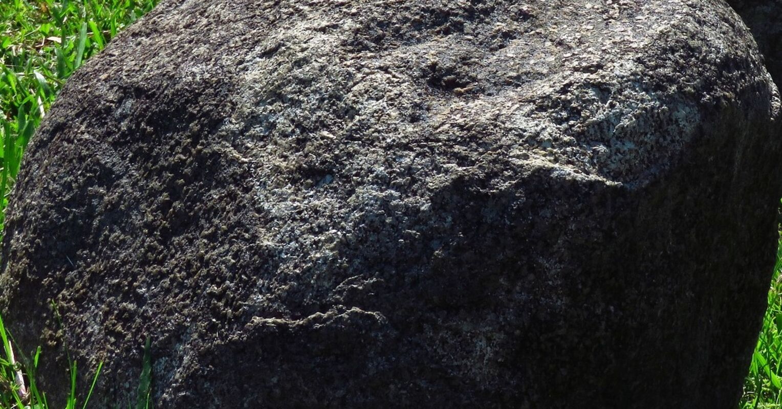 The Price and Payoff of a Gray Rock Strategy | Psychology Today Australia