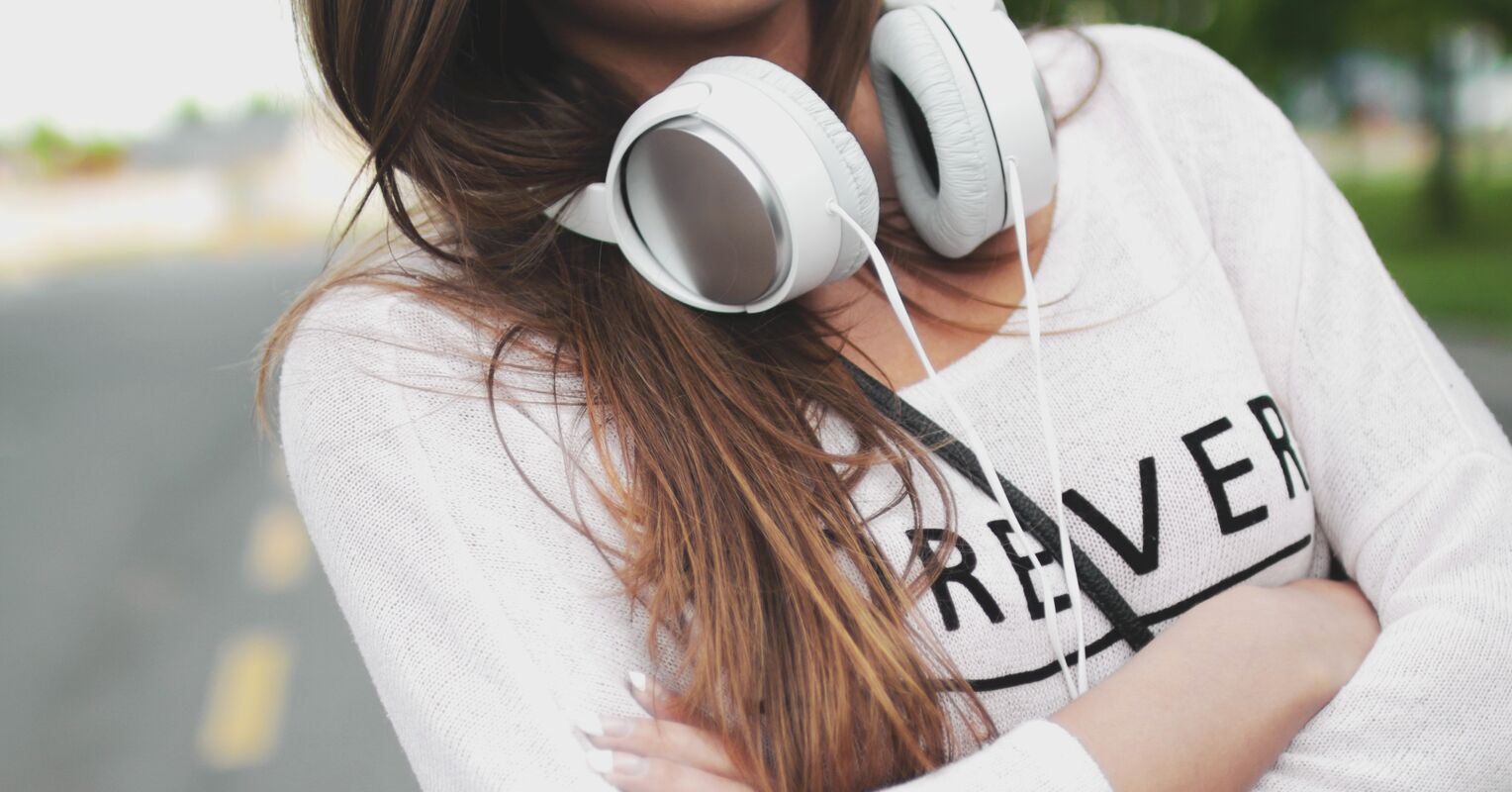 Anger and Sadness Are On the Rise in Popular Music Lyrics | Psychology ...