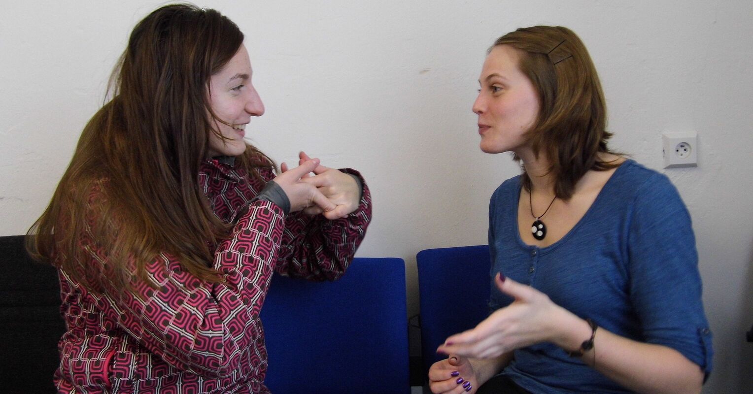 Should Everyone Act Like an Extravert? | Psychology Today