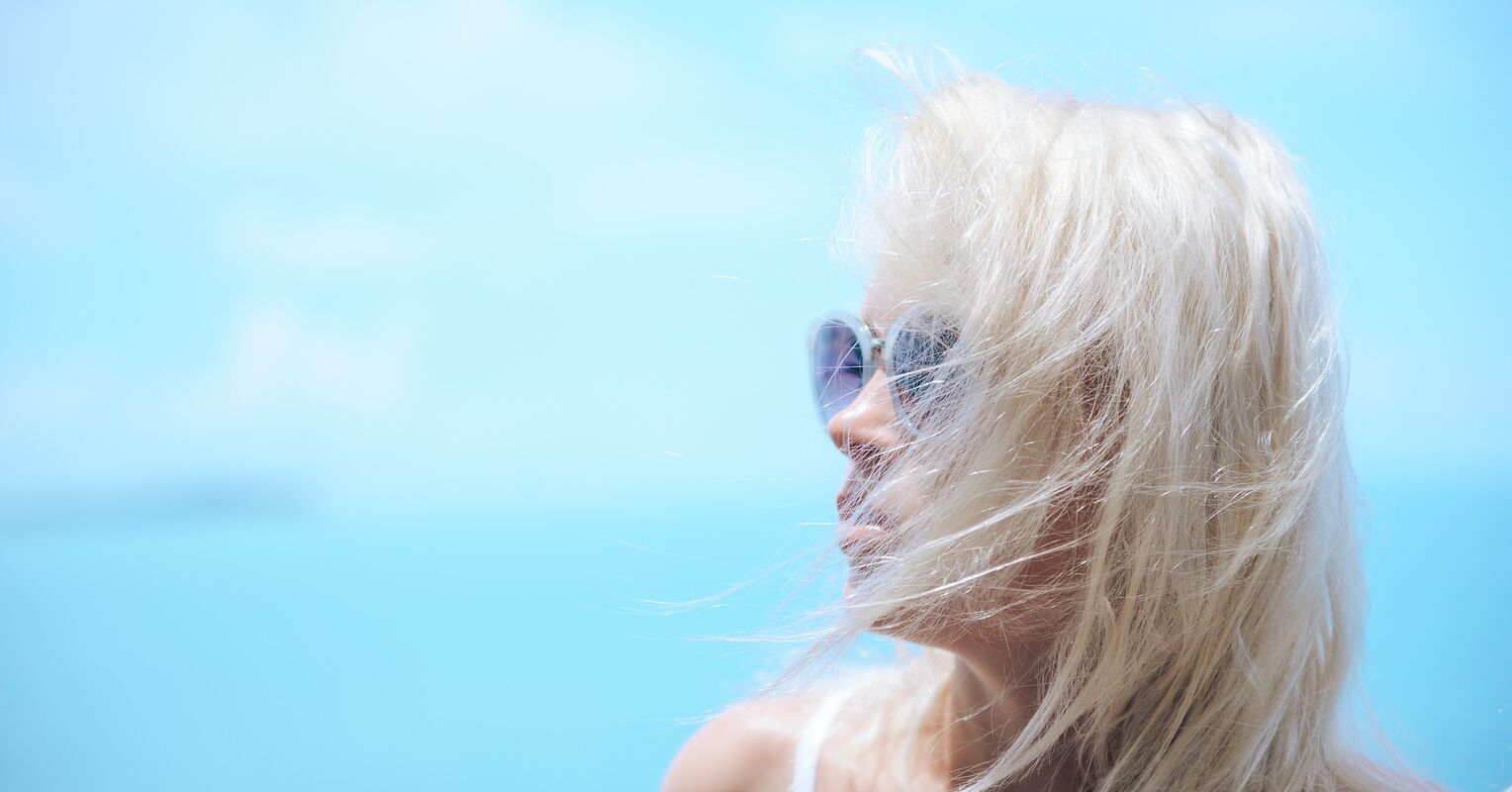 Why Showing Less Makes You More Attractive | Psychology Today Australia